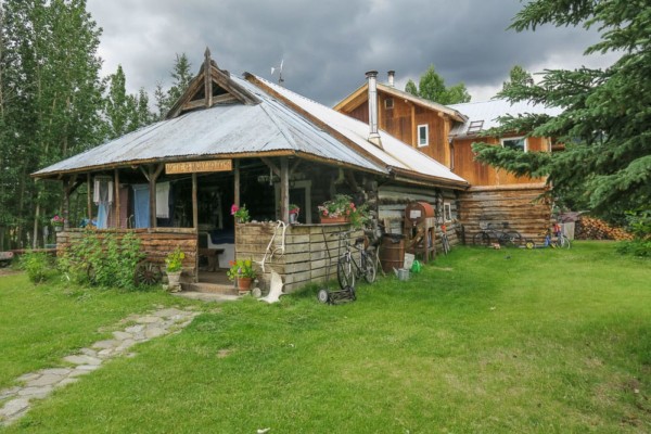 Wiseman in Alaska's Arctic - Arctic Getaway